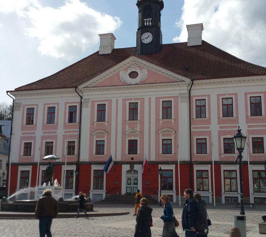 Guided tour in Tartu Old Town and Toomemägi Hill