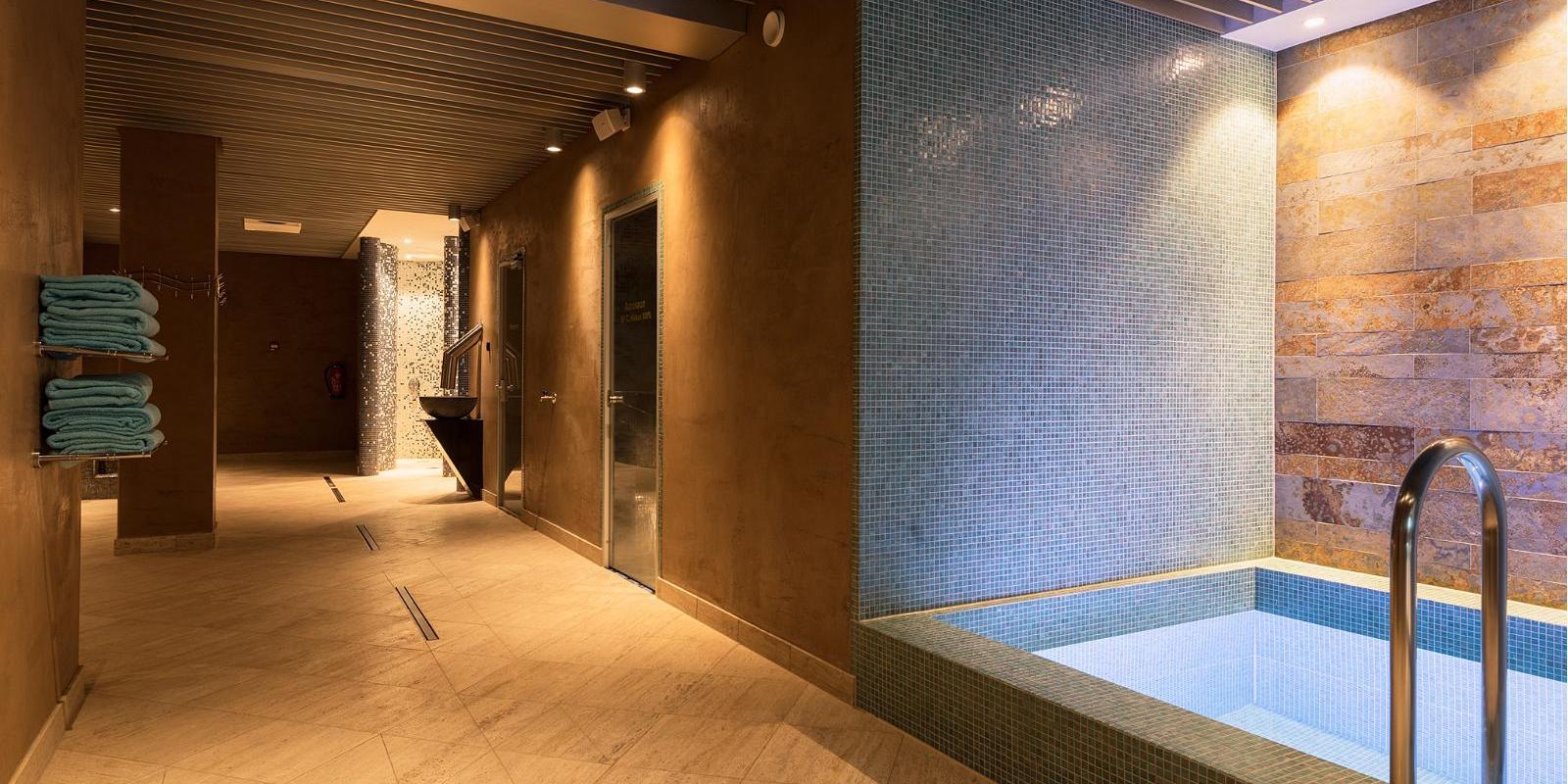 V Spa Water and Sauna Centre