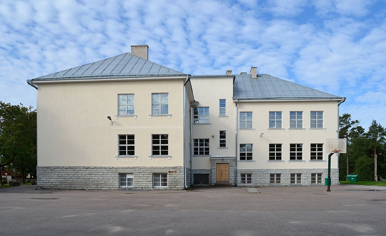 Keila algkooli hoone - Vabadussõja mälestusmärk