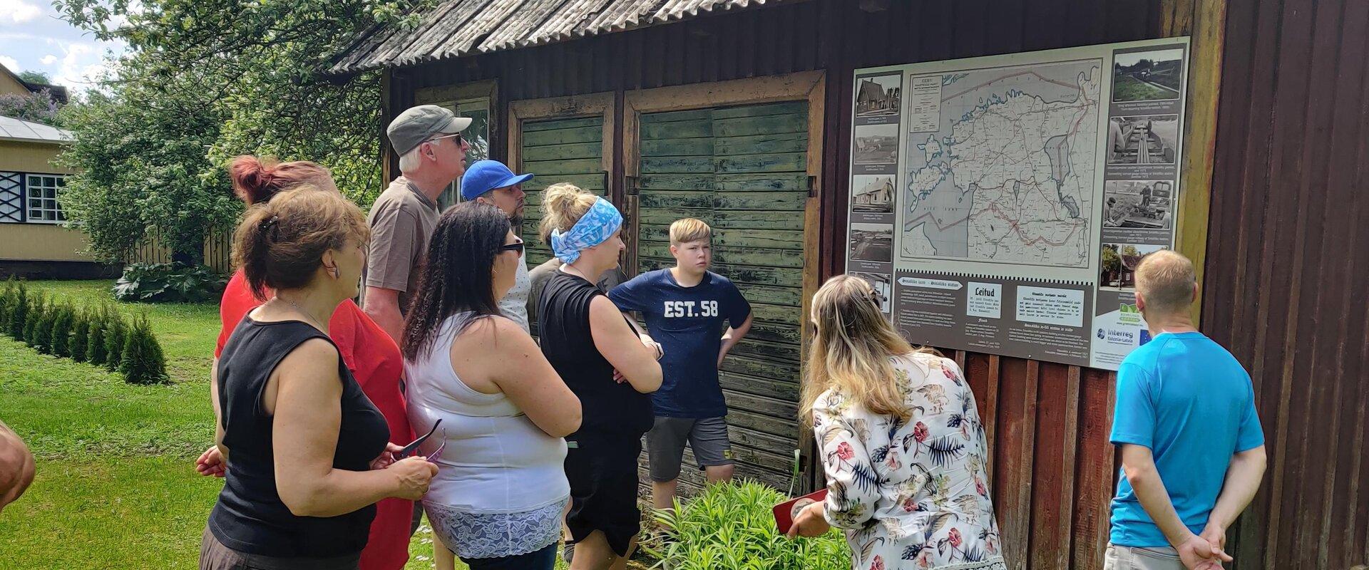Rööbastelt rajale – matk mööda Viljandi-Mõisaküla raudteetammi