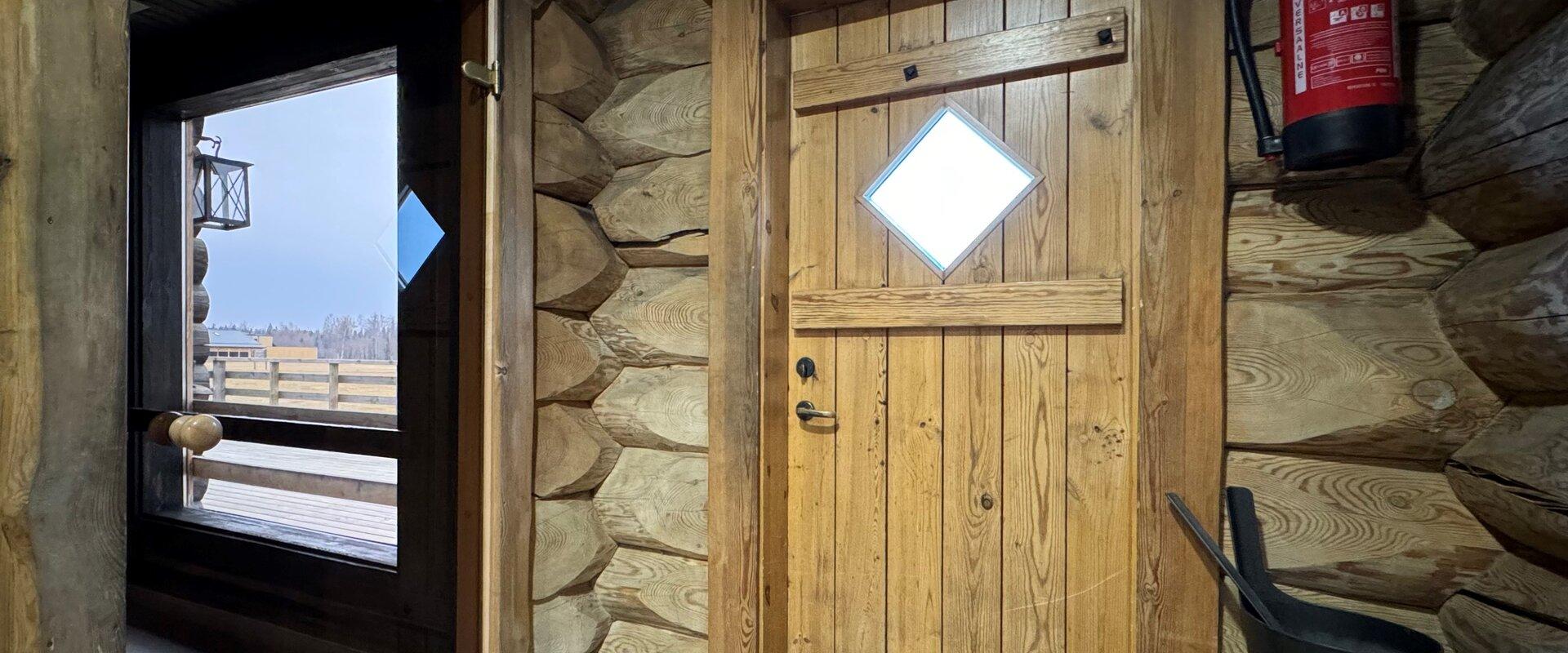 Vene kerisega saun Toosikannu Looduspargis järve kaldal - Järvamaa ...